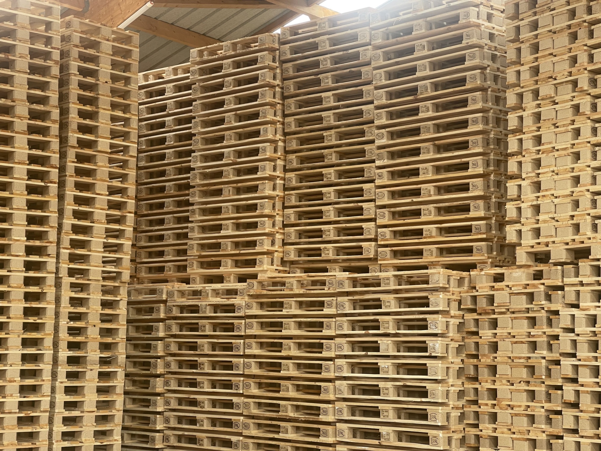 Palette Europe EPAL : neuve ou occasion